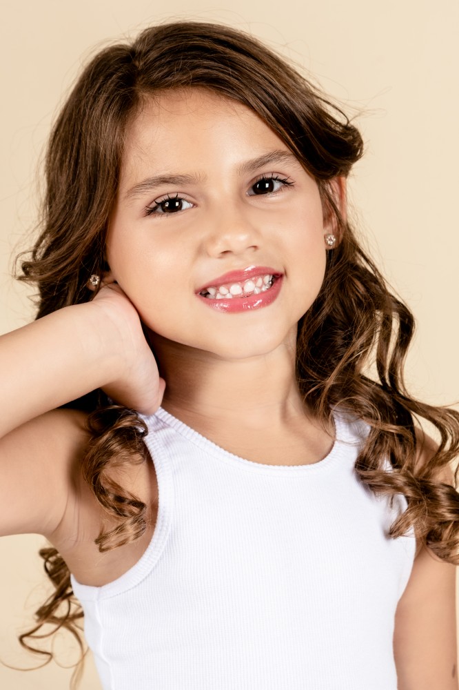 RAFAELA SCALABRINI | AZ Models Agência de Modelos