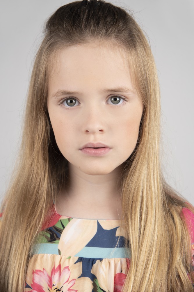 BEATRIZ POMPEI | AZ Models Agência de Modelos